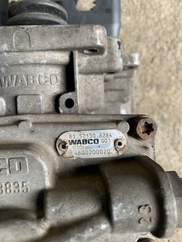 4800200280 Wabco кран тормозной, подпедальный (truck)