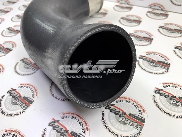 32222269 Volvo шланг (патрубок интеркуллера правый)