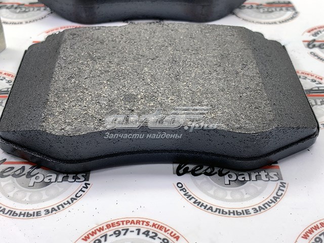 A000420790228 Mercedes колодки тормозные передние дисковые