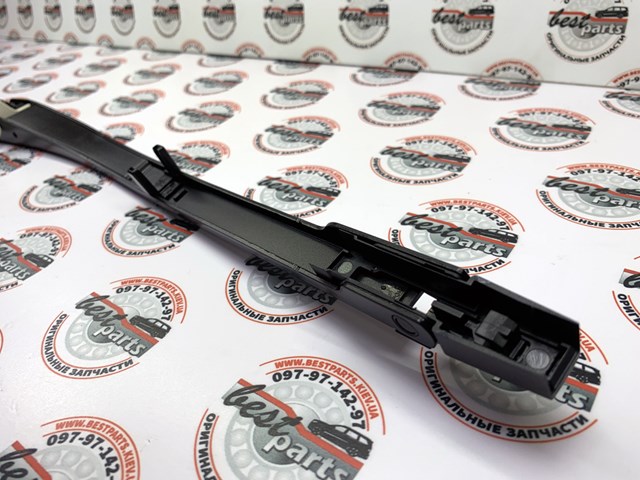 LR015244 Land Rover Рычаг-поводок стеклоочистителя лобового стекла