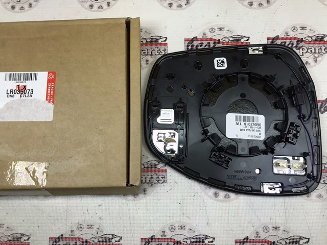 LR035073 Land Rover Зеркальный элемент зеркала заднего вида левого