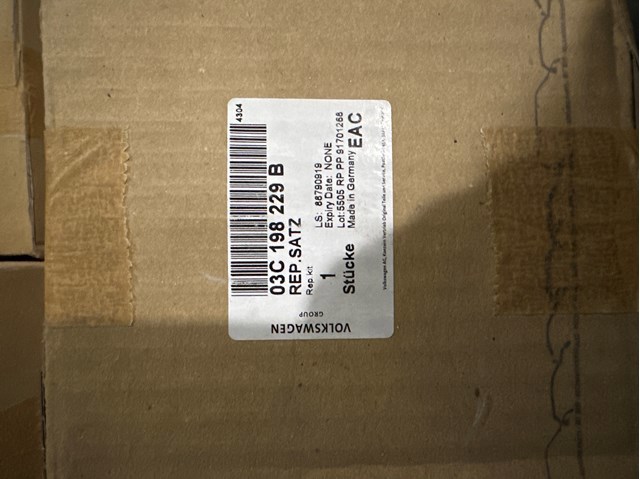 03C198229B VAG комплект цепи грм