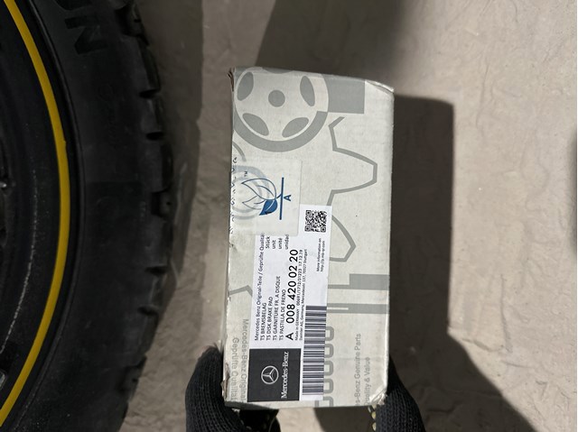 A0084200220 Mercedes колодки тормозные передние дисковые