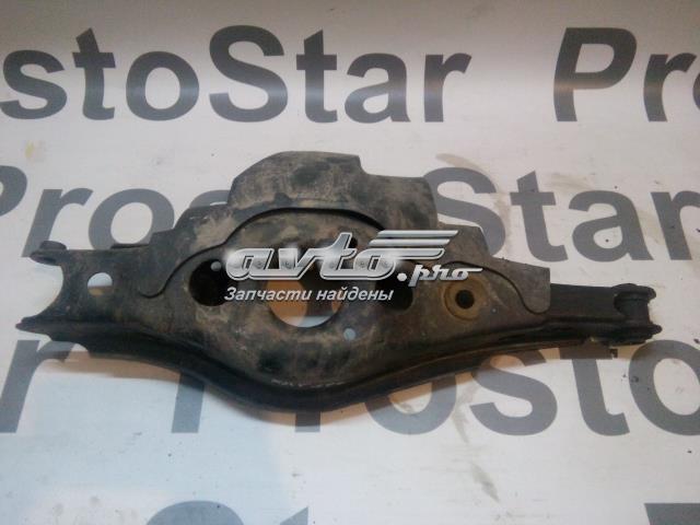4873042040 Toyota рычаг задней подвески поперечный правый