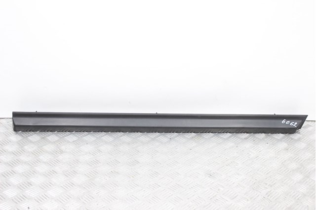 808769PB0A Nissan молдинг передней правой двери r52