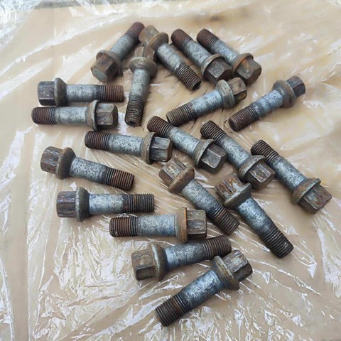 A0009901807 Mercedes колесный болт