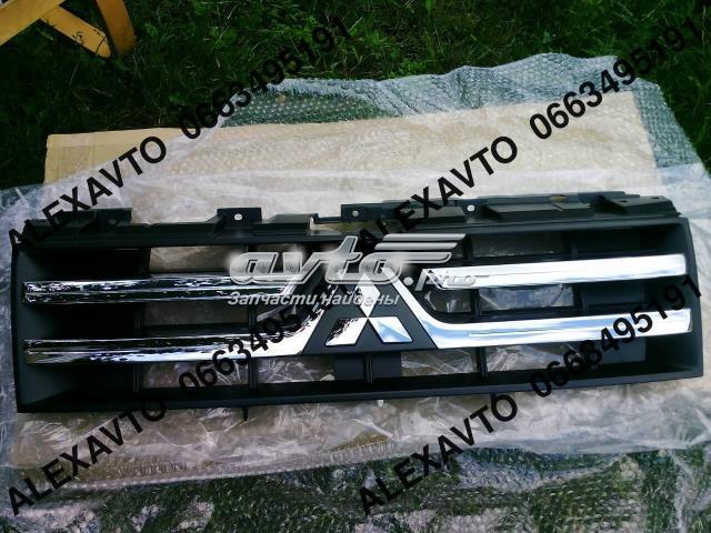7450A368 Mitsubishi решетка радиатора