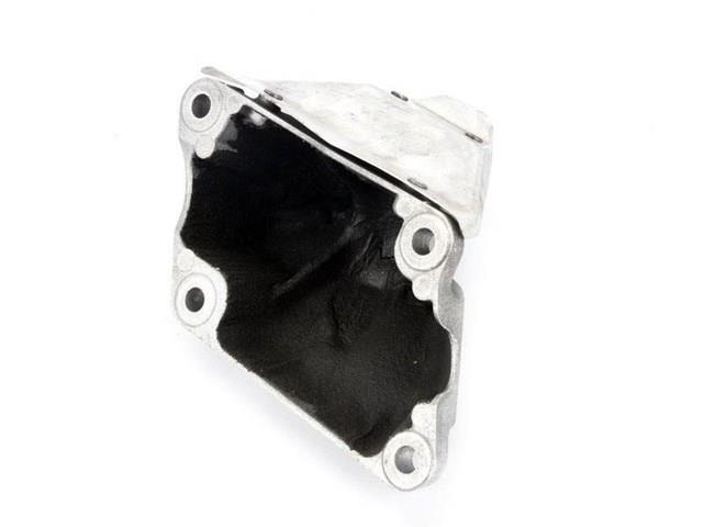 22116781236 BMW кронштейн подушки (опоры двигателя правой)