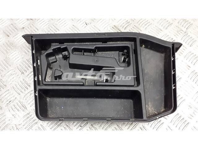 51477308699 BMW крепление набора инструментов