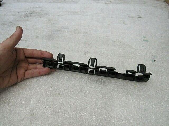 51777184776 BMW кронштейн накладки порога r f10