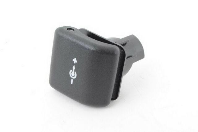 61346843098 BMW крепление гнезда разъема