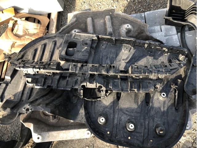 5311542010 Toyota кронштейн решетки радиатора