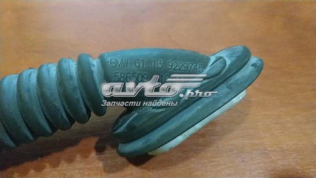 61139229745 BMW втулка багажной двери