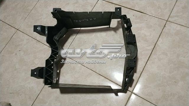 LR034556 Land Rover воздуховод (дефлектор радиатора интеркуллера правый)