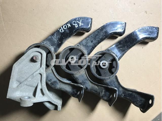 MN101387 Mitsubishi подушка (опора двигателя задняя)