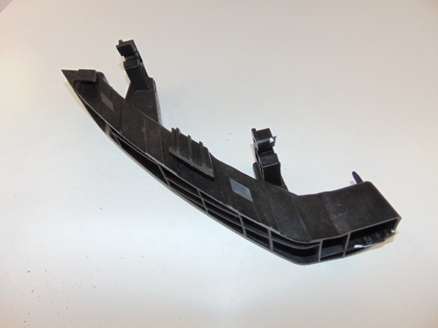 865181Y000 Hyundai/Kia кронштейн переднього бампера