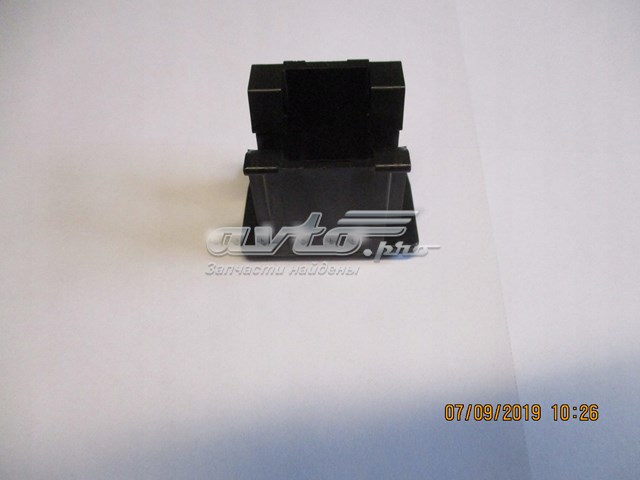 92173F2000 Hyundai/Kia клипса крепления фары