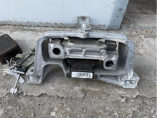 A2462402617 Mercedes подушка (опора двигателя правая)