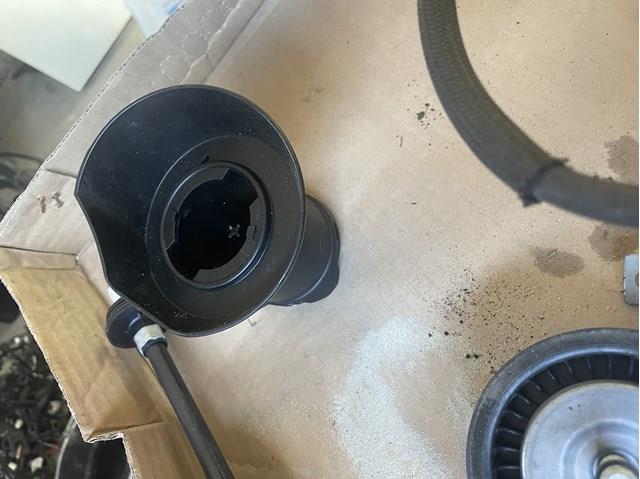 6420101911 Mercedes горловина