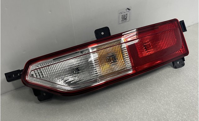 42663538 General Motors фонарь заднего бампера правый