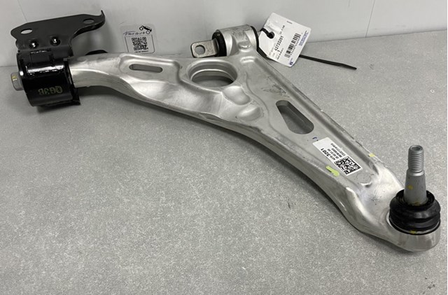 42733201 General Motors рычаг передней подвески нижний правый