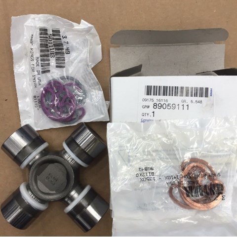 89059111 General Motors крестовина карданного вала заднего