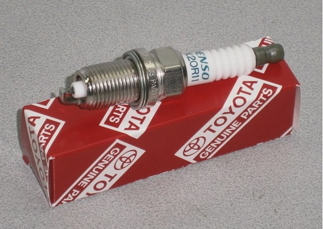 9008091180 Toyota свеча зажигания