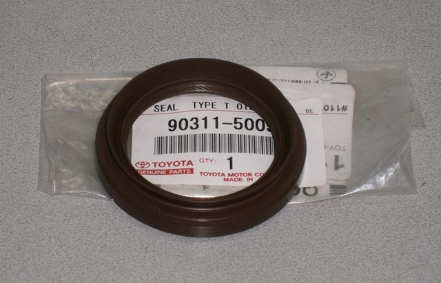 9031150051 Toyota сальник коленвала двигателя передний
