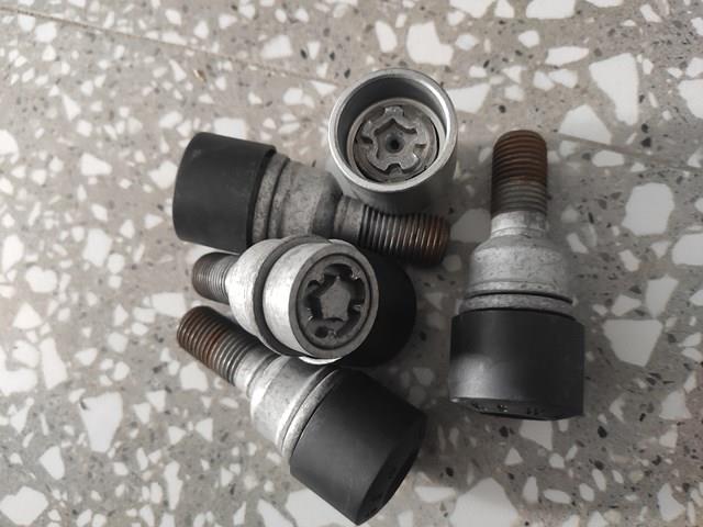 760698137 VAG болт колеса