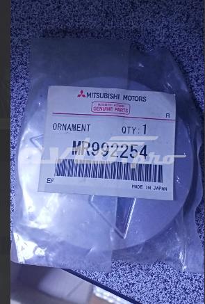 Колпак колесного диска на Mitsubishi Pajero III внедорожник (2000 ...