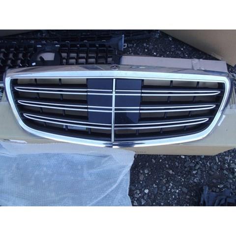 22288025009040 Mercedes решетка