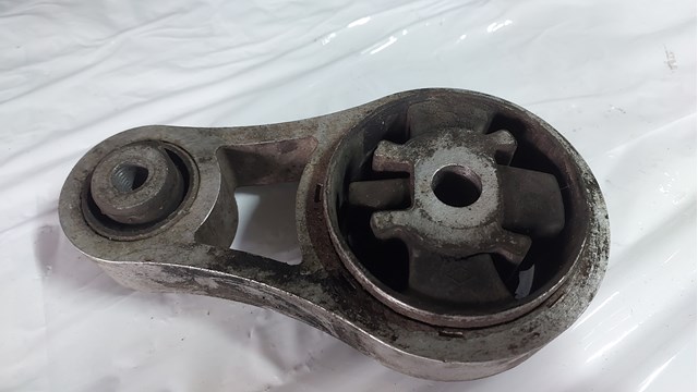 8200049243 Renault (RVI) Подушка (опора) двигателя нижняя