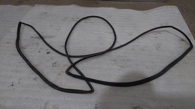 A9066710020 Mercedes уплотнитель лобового стекла