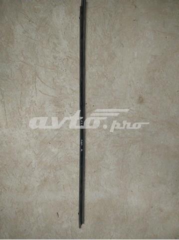 A2216900262 Mercedes уплотнитель двери передней правой