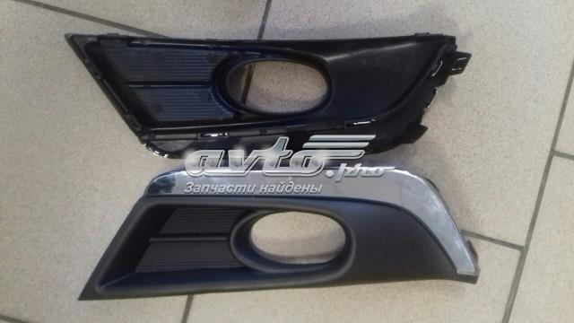 71106TLAA01 Honda заглушка (решетка противотуманных фар бампера переднего