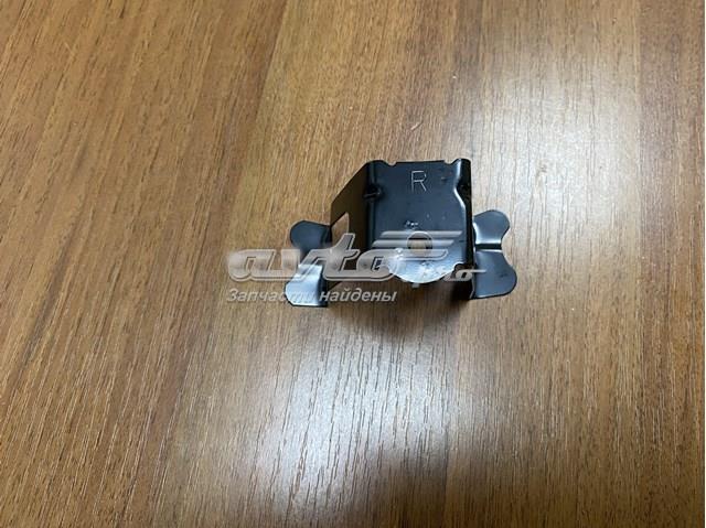 5382108010 Toyota кронштейн кузова