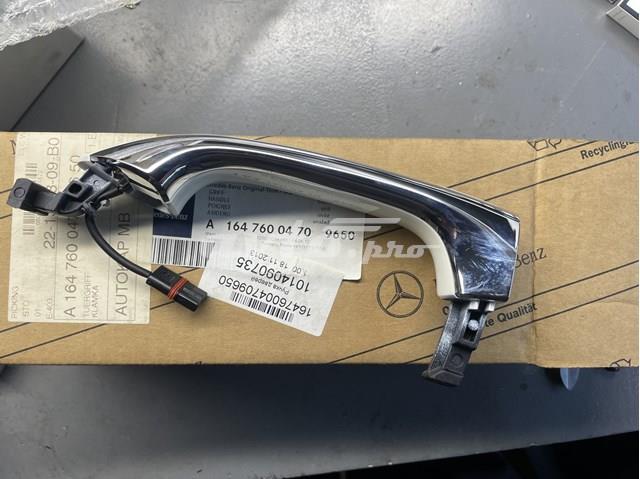 Ручка правой задней двери на Mercedes GL-Class (X164)