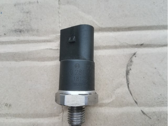 0281002239 Bosch Датчик давления топлива