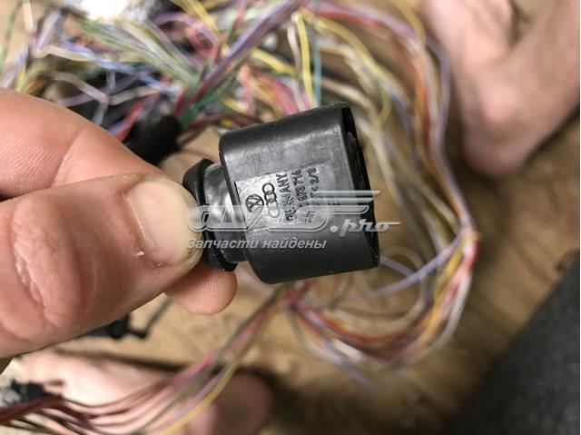 4H0973714 VAG корпус плоского разъёма сфиксатором контактов