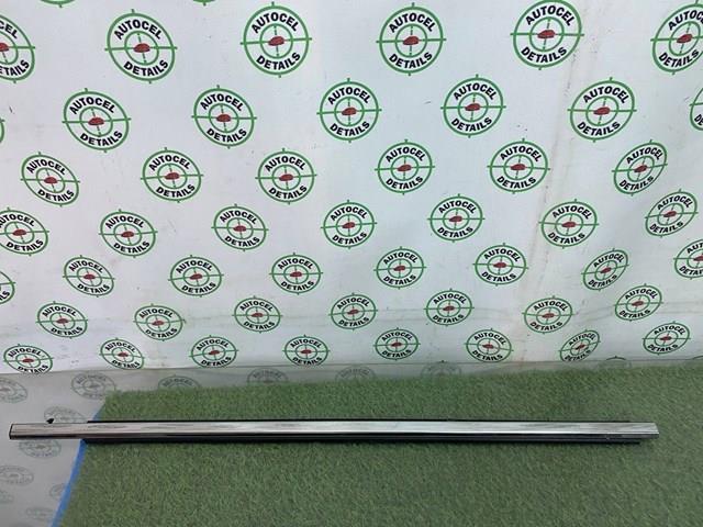 7573006230 Toyota молдинг нижний задней правой двери лексус ес 2020