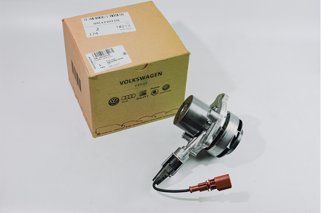 04L121011N VAG помпа водяная (насос охлаждения)