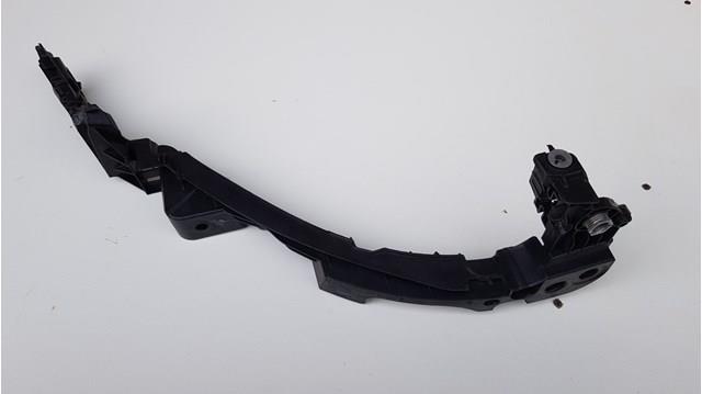 5K0807572J VAG кронштейн суппорта радиатора верхний