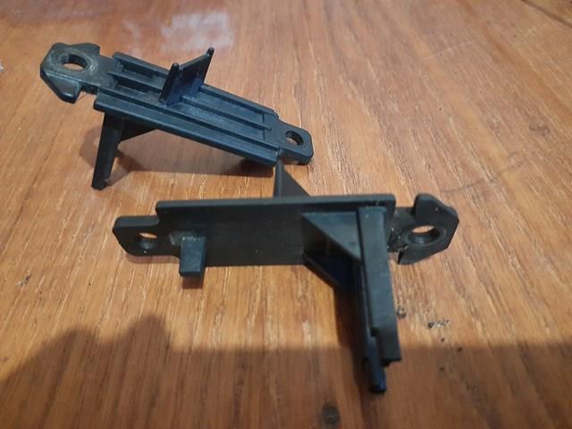 68376668AA Chrysler кронштейн радиатора