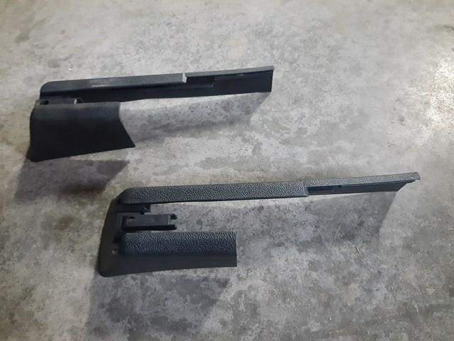 7L0881480 VAG накладка салазок сиденья