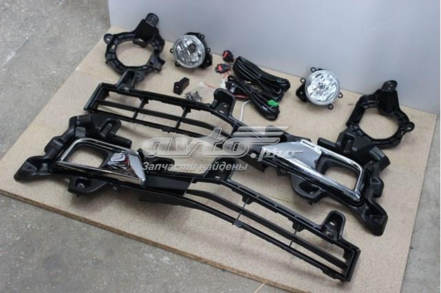 5310360010 Toyota решетка бампера переднего правая