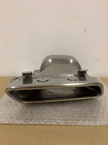 A2214903627 Mercedes насадка выпускной трубы примечание:справа