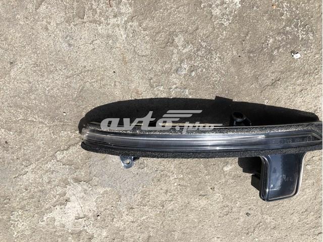 KB7W69182 Mazda покажчик повороту