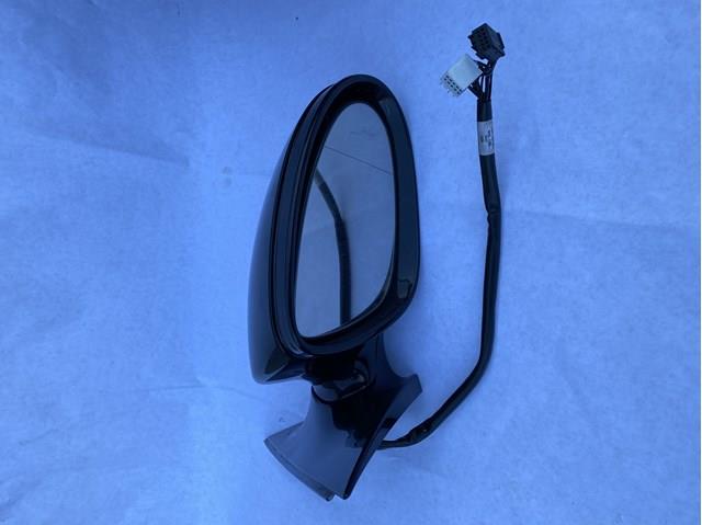 Накладка/крышка зеркала заднего вида, правая на Mercedes S (W221)