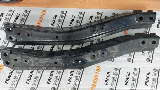 5220F599 Mitsubishi кронштейн передней балки