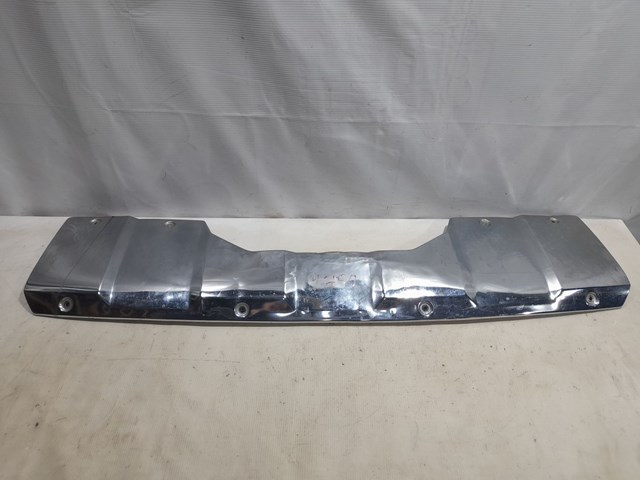 A1648850522 Mercedes накладка заднего бампера хром под форкоп